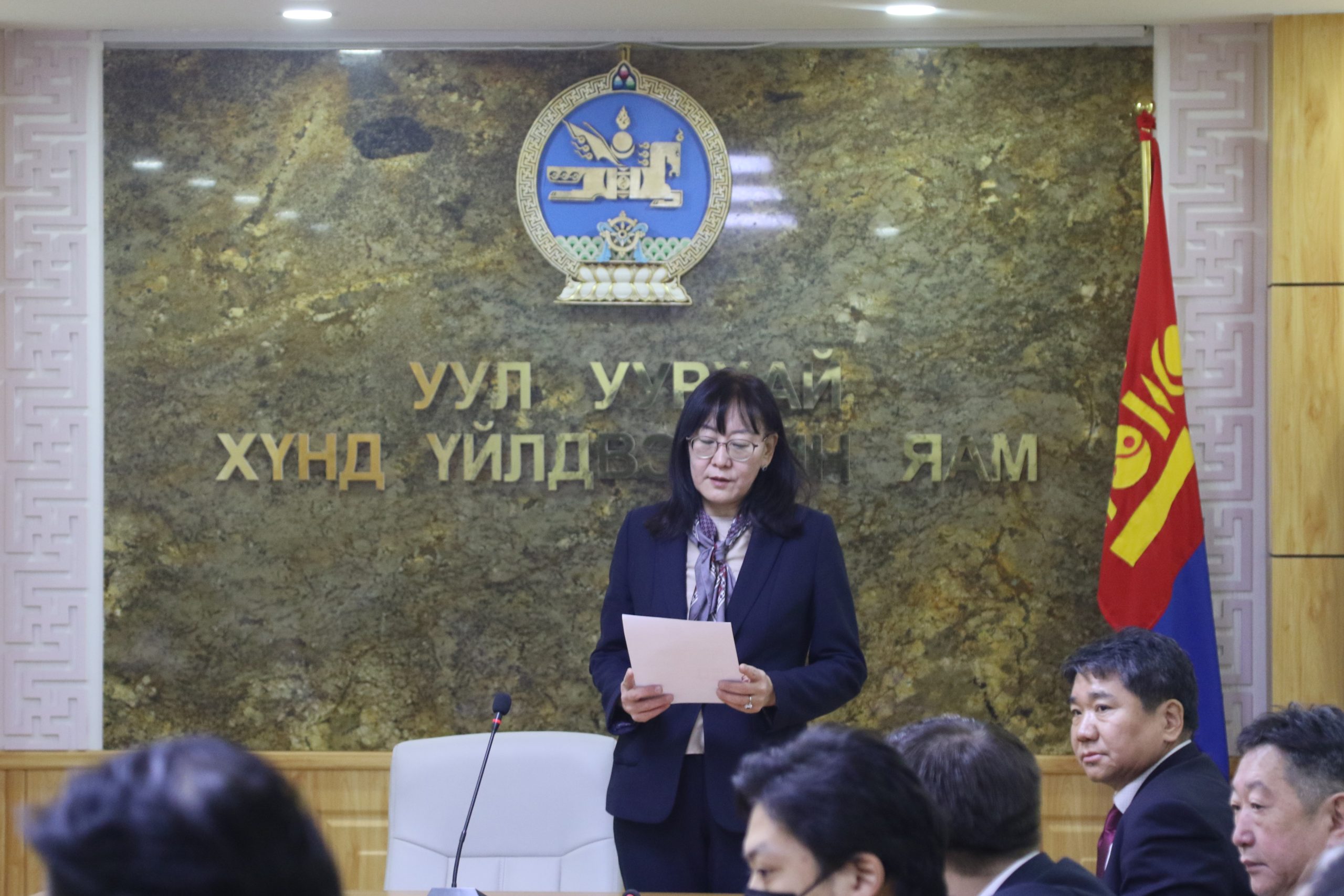 Уул уурхай хүнд үйлдвэрийн дэд сайд О Цэндсүрэн ажлаа хүлээн авлаа